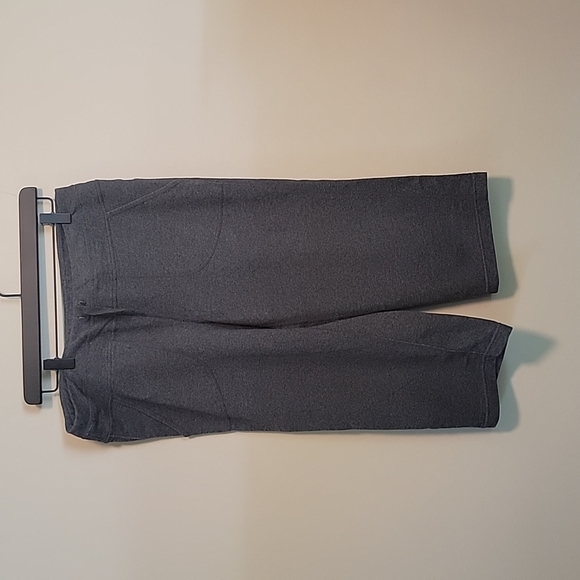 made for life | Pants & Jumpsuits | Capri Light Weight Workout Or ...